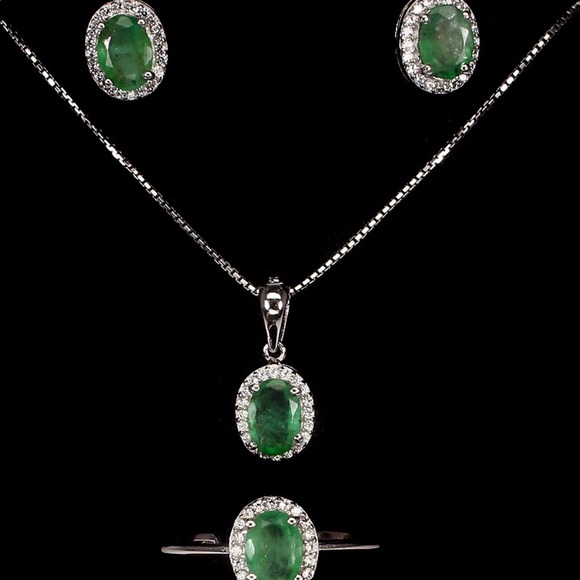 Artist created, stamped 925 | Jewelry | Elegant Genuine Emerald Set ...